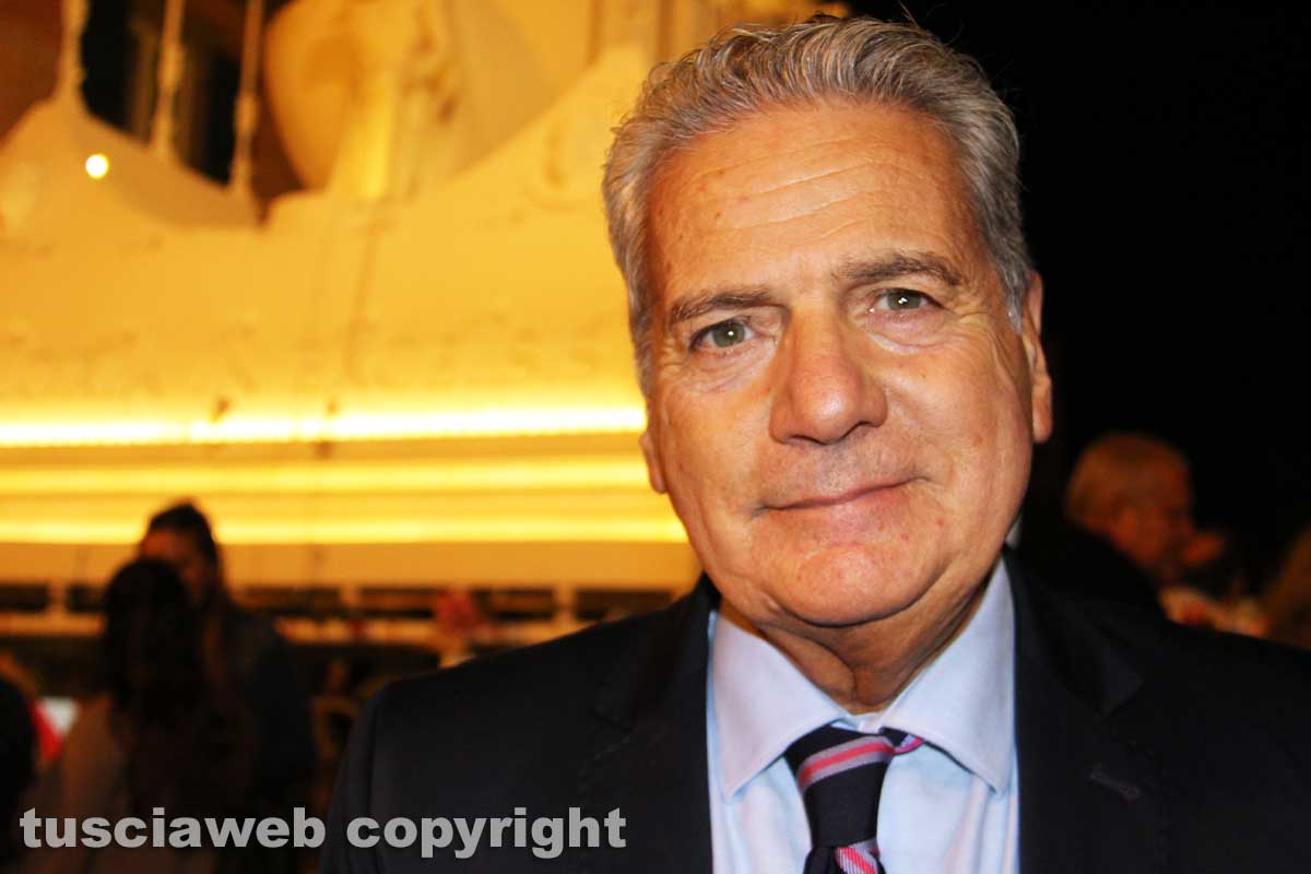 Giovanni Arena guadagna un po' di fiducia... - Tusciaweb.eu